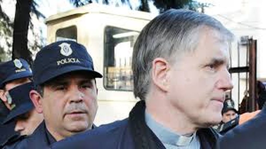 Escándalo: el padre Grassi pretende salir cuatro años antes de la ...