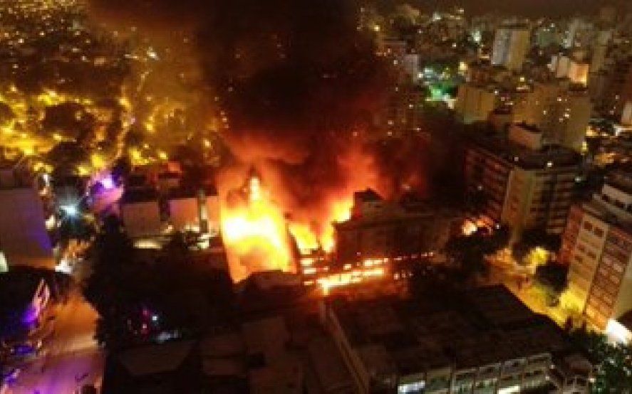 Imágenes impactantes del incendio que arrasó una reconocida ...