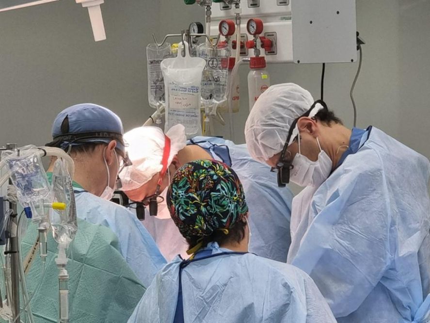 Hospital San Martín: primera cirugía de revascularización salva la vida de un hombre de 53 años ...