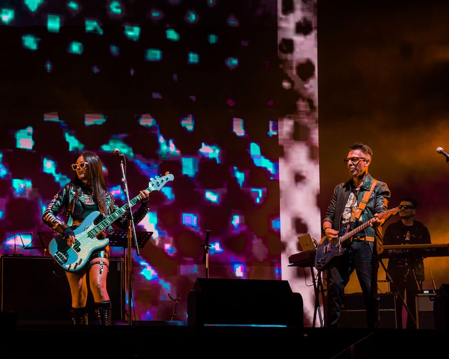 Los Piojos: Quién es Luli Bass, la bajista prodigio que reemplaza a ...