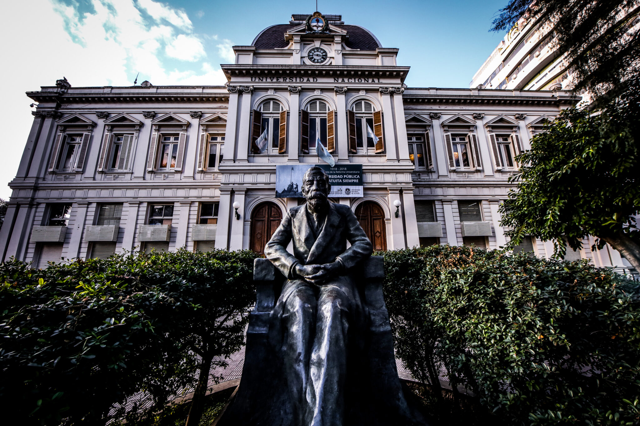 ¿Festeja Moreno? La UNLP lanzó un curso sobre filosofía y doctrina ...